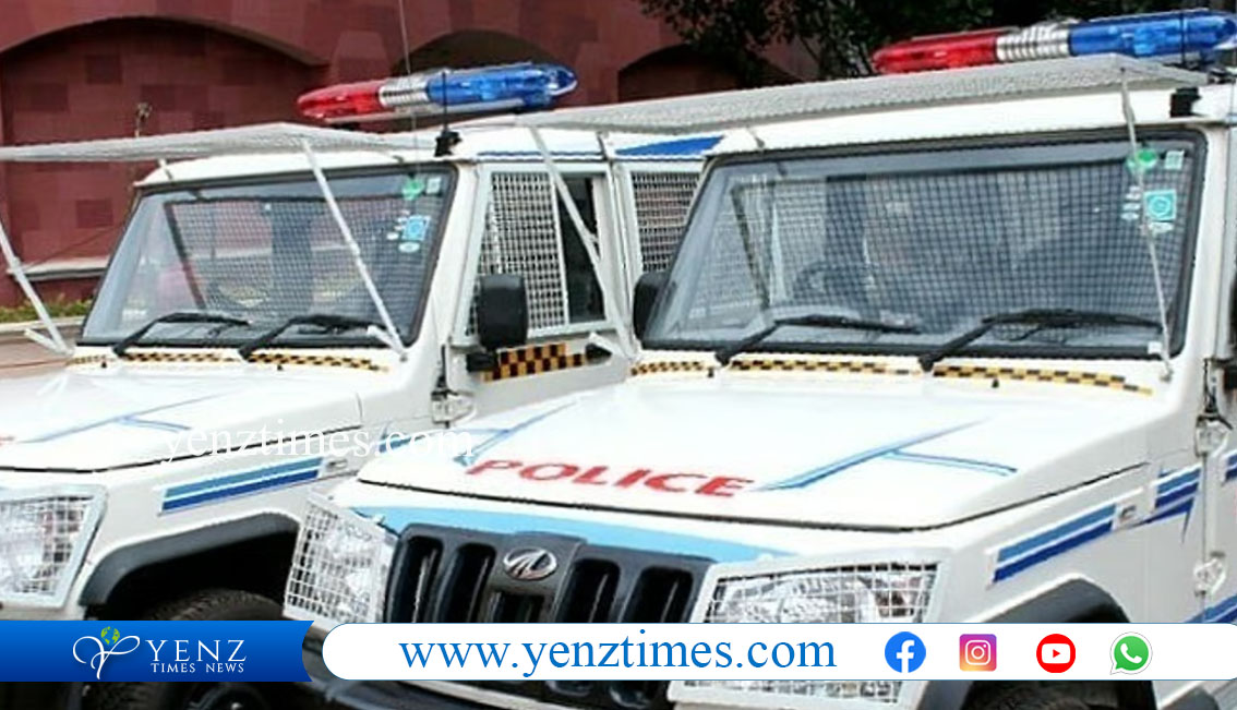 അന്ന് കറുത്ത സ്റ്റിക്കര്‍, ഇന്ന് വീടിന് മുന്നിലെ തൂണുകളില്‍ ചുവപ്പ് ...